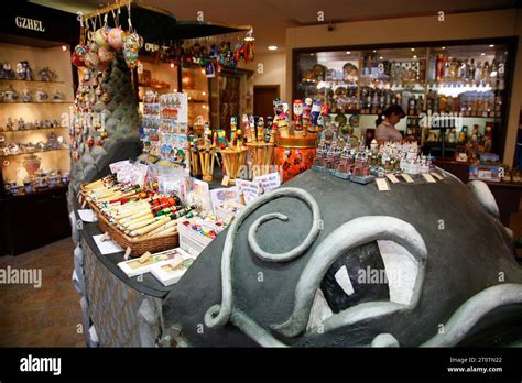 Russia souvenirs hi-res stock photography and images - Alamy