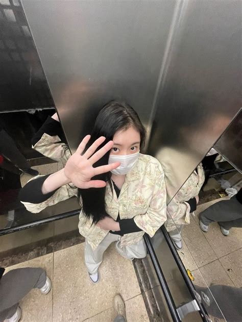 Itzy Korean K Pop Girl Group