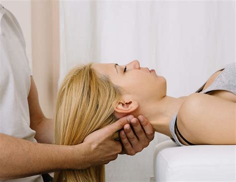10 Best Chiropractic Neck Exercises For A Healthier Happier You