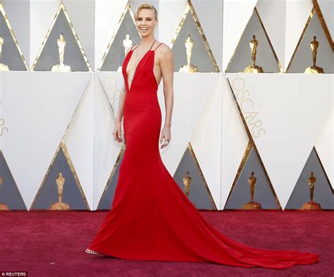 Oscars 2016 Red Carpet Sees Jennifer Lawrence And Brie Larson Take The