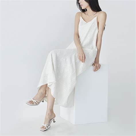 리틀마켓 💗여름신상💗 플라워 펀칭 아일렛 A라인 끈 나시 뷔스티에 롱 원피스 Oe62b3 민소매 맥시 면 얇은 화이트 블랙 하객