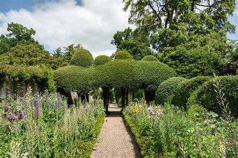 Kelmarsh Gardens Kelmarsh Hall And Gardens