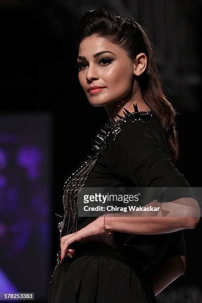 Heena Surani Photos Et Images De Collection Getty Images