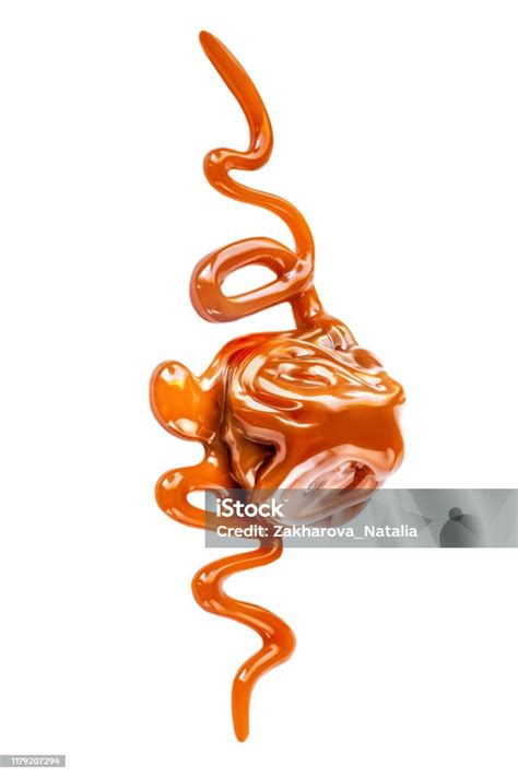 하얀 배경에 소스를 곁들인 캐러멜 캔디 캐러멜 스플래시 탑 뷰 물이 튀는에 대한 스톡 사진 및 기타 이미지 물이 튀는 갈색 금색 Istock