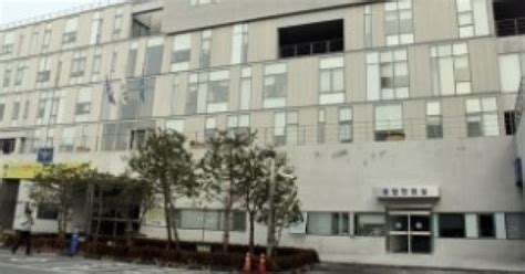 분당 아파트서 지인들에게 흉기 휘두른 60대 남성 체포
