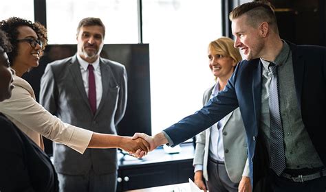 Особености при договор за прехвърляне на имот срещу задължение за издръжка и гледане