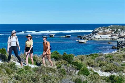 로트네스트 아일랜드 웨스트엔드 가이드 하이킹 투어 해안의 아름다움을 만끽하라 Funbooky