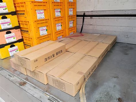 다은벽돌and물류 올화이트 10박스~ 추가물량 급하게 차 잡고 실어주고 독보적인 올화이트색감의