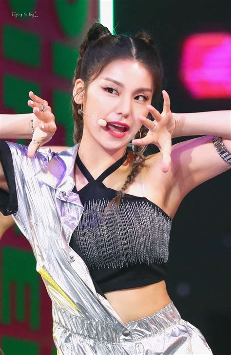 ITZYYEJI ITZY Awards Twitter Update Jiiiiluvvu 190801 Simple Summer Outfits Kpop Girls