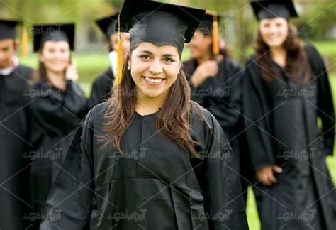 خرید و قیمت عکس با کیفیت دانشجویان با لباس مشکی فارغ التحصیلی ترب