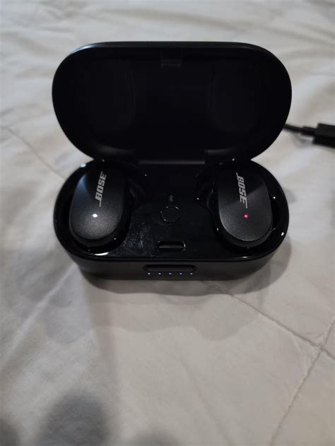 Bose Qc Earbuds Error Right Earbud Has Been Blinking Red For Days And I Cant Seem To Reset
