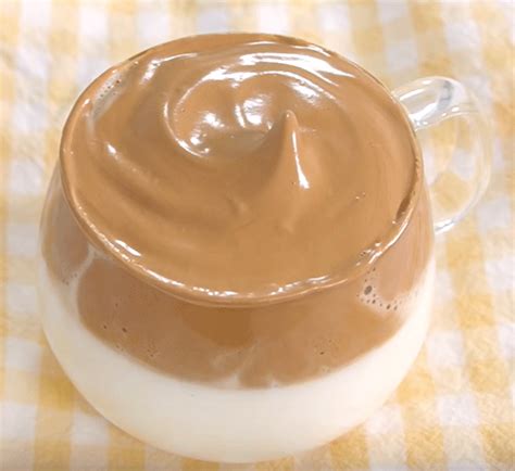 팔과 맞바꾼 ‘달고나 커피 和胳膊对换的焦糖饼咖啡 知乎