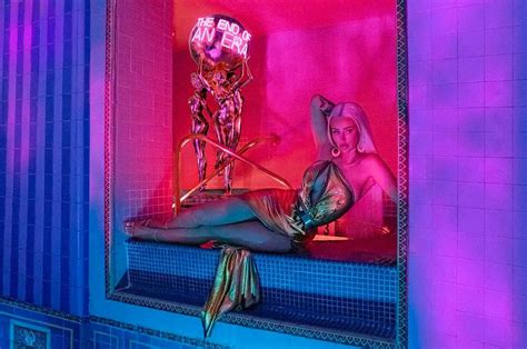Iggy Azalea Ungkap Cover Art Album Ketiganya The End Of An Era Rilis Single Sex On The