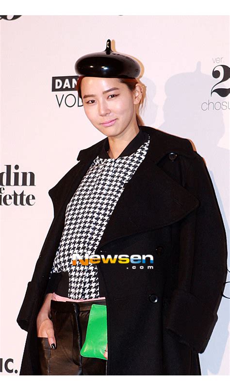 보는 순간 빵터지는 김나영 뚱껑모자 연예 포토 토크 네모판