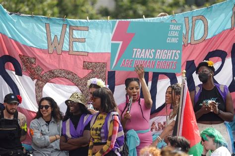 Ángela Ponce Rikkie Valerie Y Anne Jakapong Jakrajutatip Las Mujeres