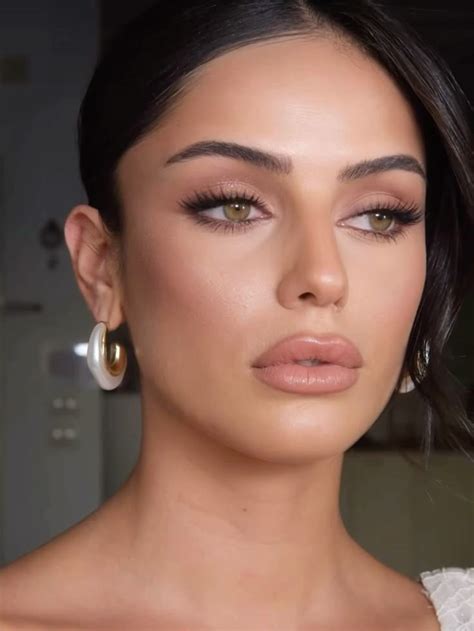 Rebecca Armbrusters Instagram Twitter And Facebook On Idcrawl