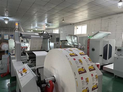 크래프트 종이 가방 의류 상점 쇼핑 토트 백 의 고품질 크래프트 종이 가방 의류 상점 쇼핑 토트 백