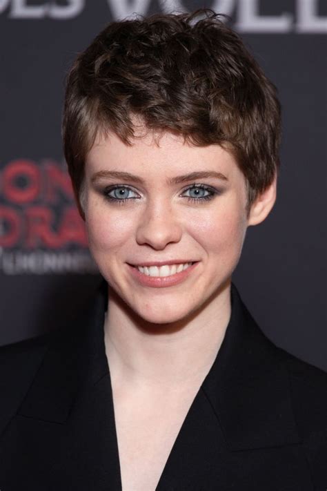 Sophia Lillis En 2024 Cortes De Cabello Corto Chicas Kawaii Dibujos