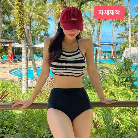 비키비키 쿠키 니트 비키니 하이웨스트 블랙 화이트 스트라이프 홀터넥 끈 스트링 스티치 절개 모노키니 수영복 비치웨어 비치상의 세트 바캉스 휴양지 비키비키 위시버킷