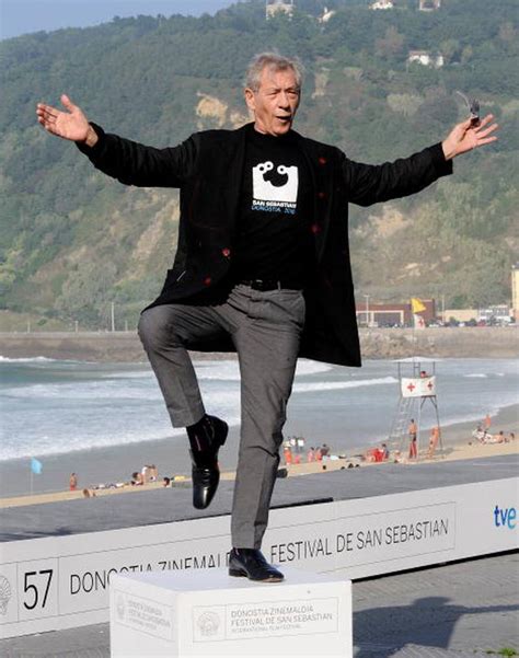 Man On Birthday Pub Crawl Dressed As Gandalf Bumps Into Ian Mckellen