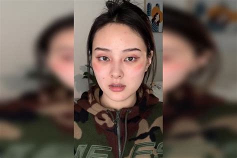 因为爱你送一片荆棘给你，你怎能辜负我的好意
