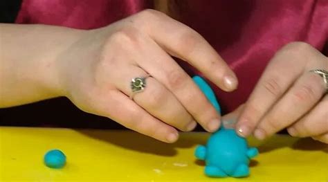 Лепим с Домовушей из марципана Смотреть онлайн в поиске Яндекса по Видео