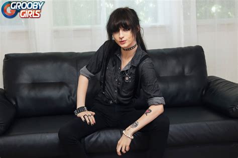 Ana Andrews Devilsyaknow On Twitter Rt Groobygirls I Love Rock And Roll