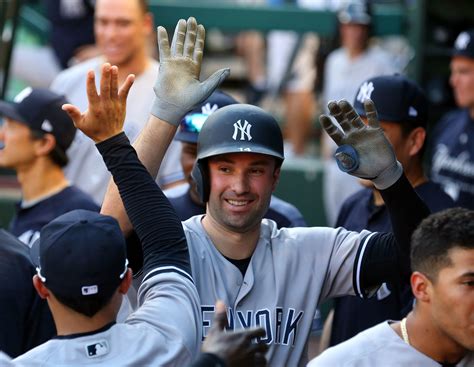 Yankees Should They Re Sign Neil Walker This Offseason