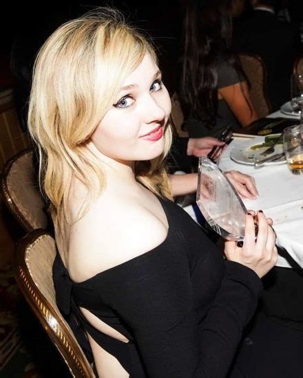 Abigail Breslin Nude And Topless Leaked Pics And Porn Video