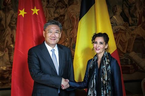 中国与菲律宾签署电子商务合作谅解备忘录