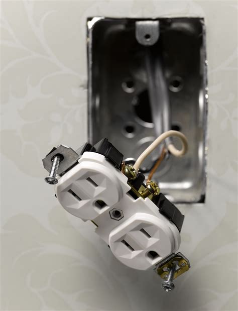 Connecting An Electrical Outlet Receptable