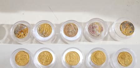 Restauran Las Monedas De Oro De Los Siglos Iv Y V