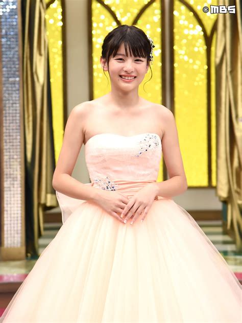 ネットで話題の美女・出口夏希の美貌に反響 Sexy Zone中島健人も「綺麗すぎて見られない」 モデルプレス