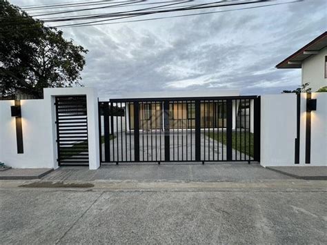 ขายบ้านเดี่ยวชั้นเดียว 62 ตรว โชคชัย 4 ซอย 50 หน้าบ้านทิศใต้ รีโนเวทใหม่ทั้งหลัง เดินทางสะดวก