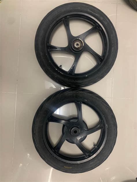 ซื้อขายมอเตอร์ไซค์มือสองและอะไหร่รถมือ2บางปะกง ชลบุรี พัทยา ขายแม็กสวยๆ พร้อมยางหนาๆ ดอกเต็มๆ