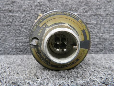 147b36 Lewis Free Air Temperature Indictaor 60 To 40 Celsius And Worn Inner Face