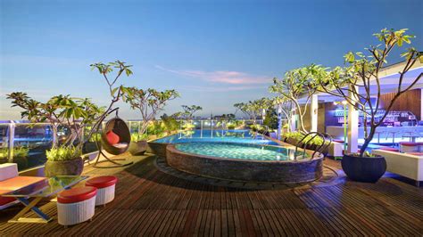 Desain Kolam Renang Mini Lahan Terbatas Berikut Inspirasinya