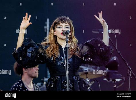 Naples Italy 21 June 2023 Chvrches Coldplay Opening Live At Diego