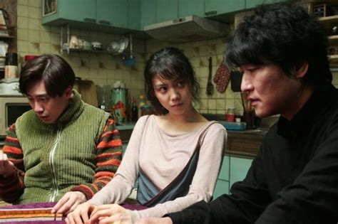 스릴러영화추천 리뷰 줄거리 등장인물 뱀파이어가 된 신부의 이야기 네이버 블로그