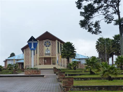 Rwanda Kibeho La Conception De La Basilique Mère Du Verbe En Révision Le Canapé