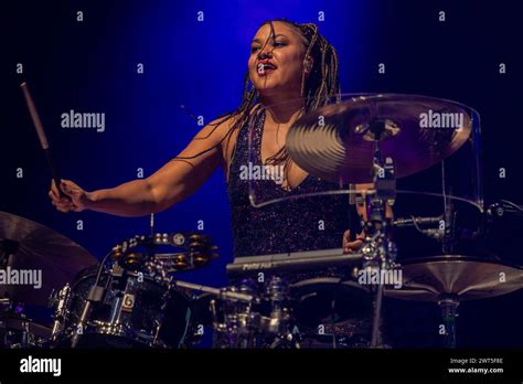 Leeds Uk 15th March 2024 Simple Minds Global Tour 2024 Acoustic Drummer Cherisse Osei Credit