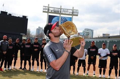 비행기 타고 날아왔다 골든글러브 가치 높인 오스틴의 발걸음 Gg 관전포인트