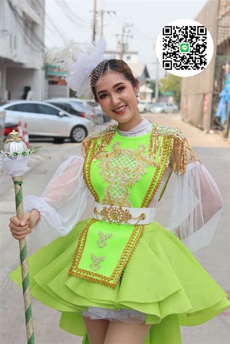 ชุดดรัมเมเยอร์สีเขียว ครูมะนาวเช่าชุดการแสดง Facebook