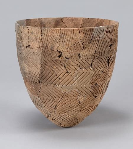 [박물관 유물로 읽는 옛 이야기] 진안 갈머리 유적 출토 빗살무늬토기