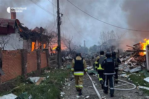 Нічні вибухи на Київщині перші фото Читайте на Ukr Net