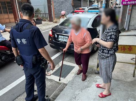 失智喑啞老婦外出迷途 幸得熱心民眾及警方協助平安返家