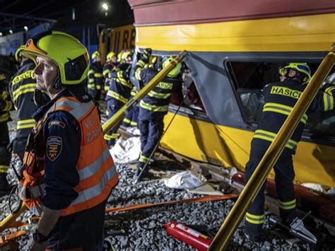 ВИДЕО Чехэд зорчигчийн галт тэрэг осолдож дөрвөн хүн амиа алджээ Isee Mn