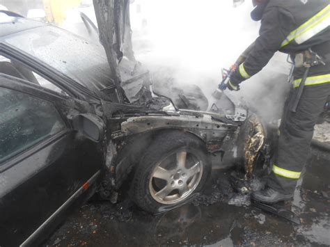 В Бобруйске горел автомобиль Бобруйск Сообщения УВД ГАИ МЧС таможня