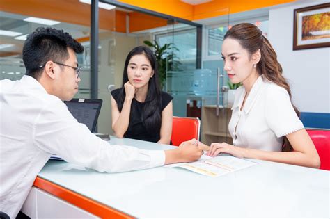 Hoa Hậu Lê Hoàng Phương Rạng Rỡ Về Hutech Học Mba Nhận Học Bổng 100 Học Phí