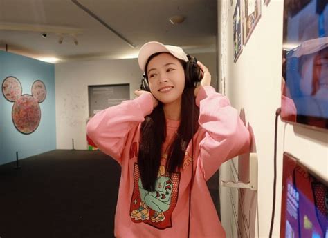 ปักพินโดย Michaeljsimurd ใน Ding Xiaoying